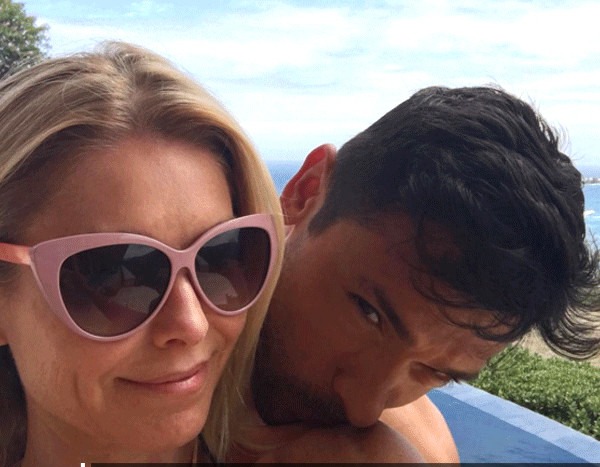 XOXO from Kelly Ripa and Mark Consuelos' Cutest Instagram Pics | E! News XOXO from Kelly Ripa and Mark Consuelos' Cutest Instagram Pics | E! News